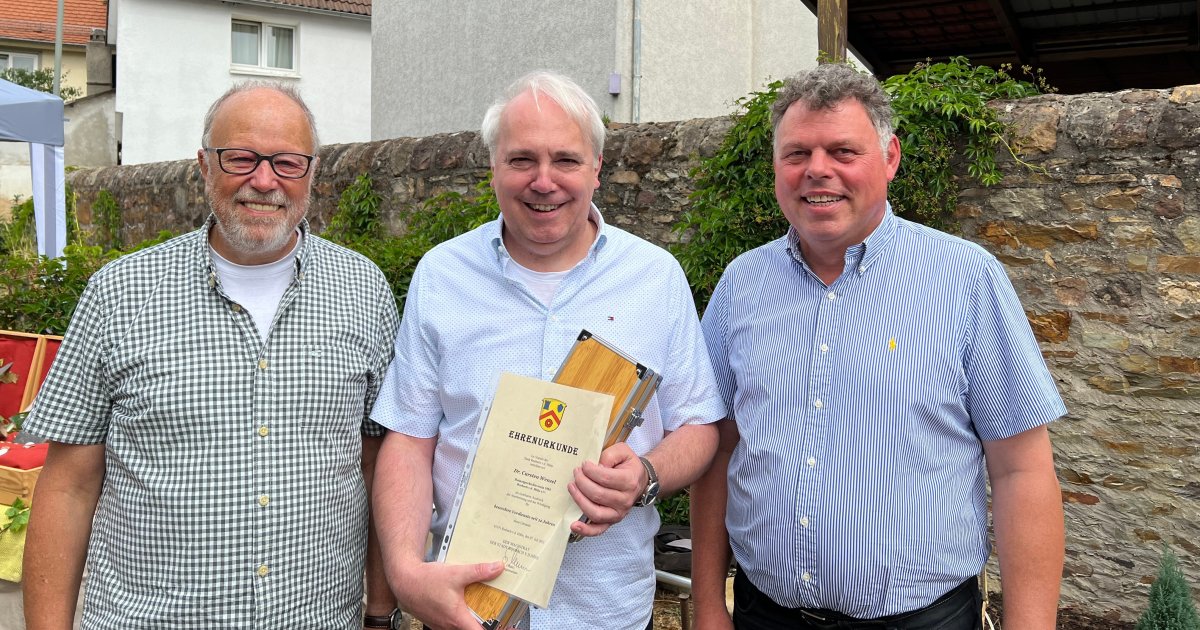 Dr. Carsten Wenzel als verdientes Vereinsmitglied geehrt | Stadt ...