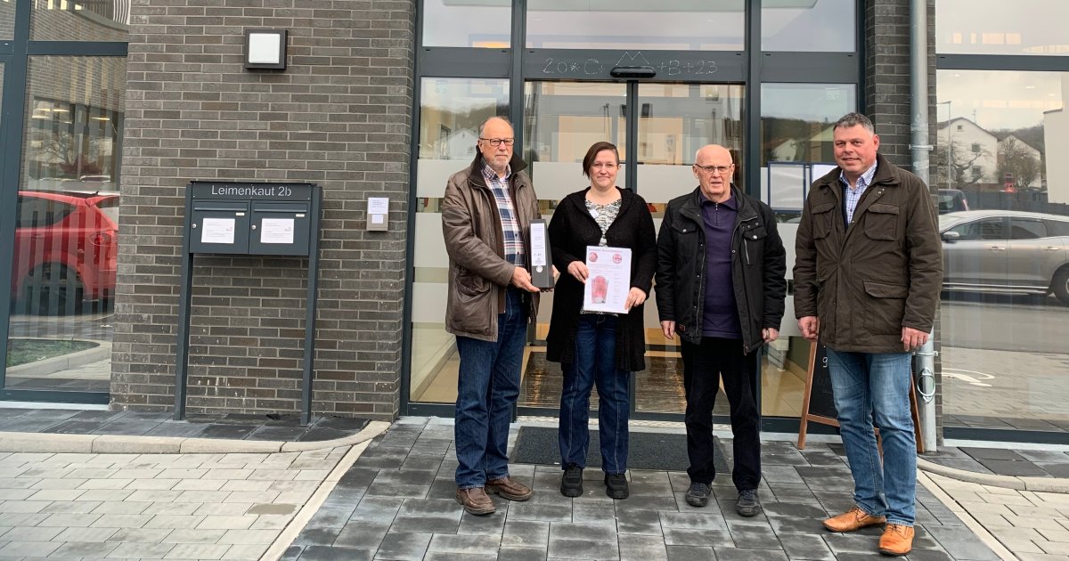 Heimatgeschichtsverein 1984 Rosbach v.d. Höhe e.V. übergibt Rosbacher ...