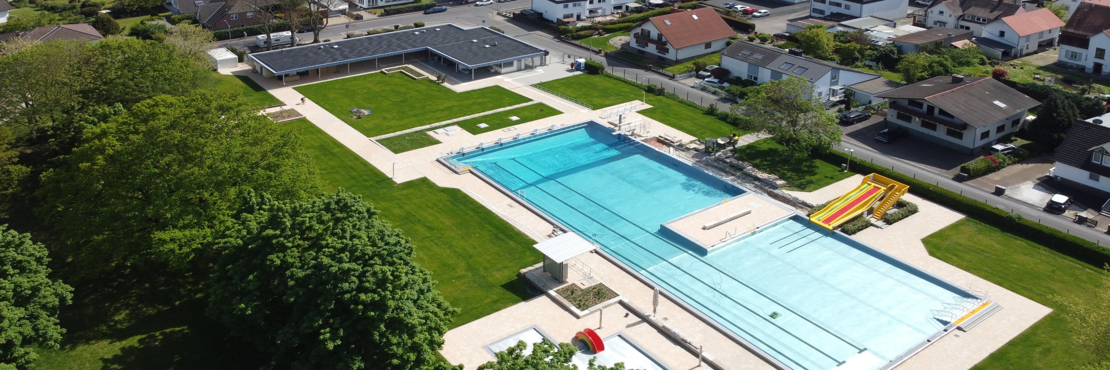 Schwimmbad | Stadt Rosbach vor der Höhe